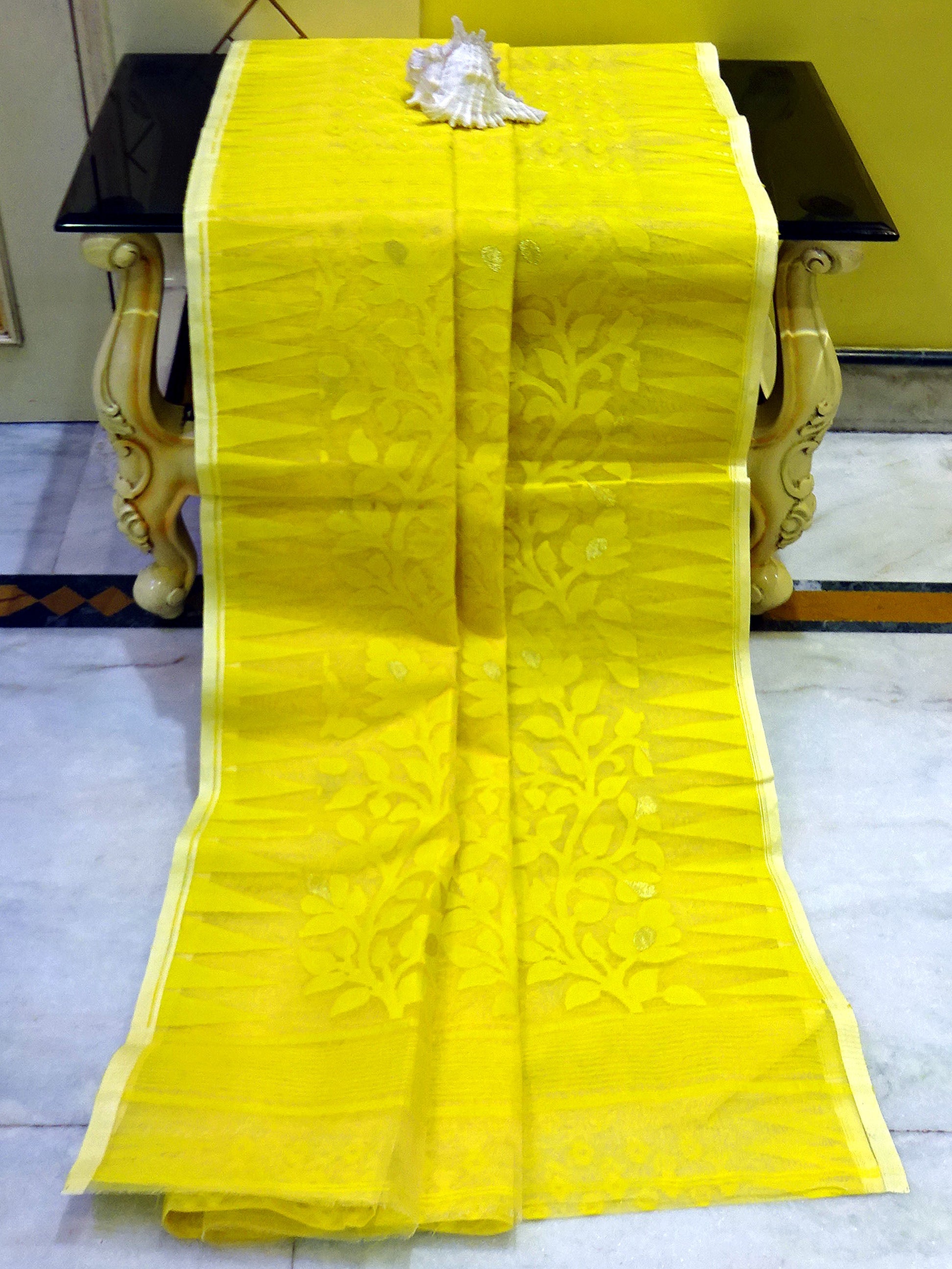 Traditional Soft Jamdani Saree in Bright Yellow and Gold – Mohi fashion