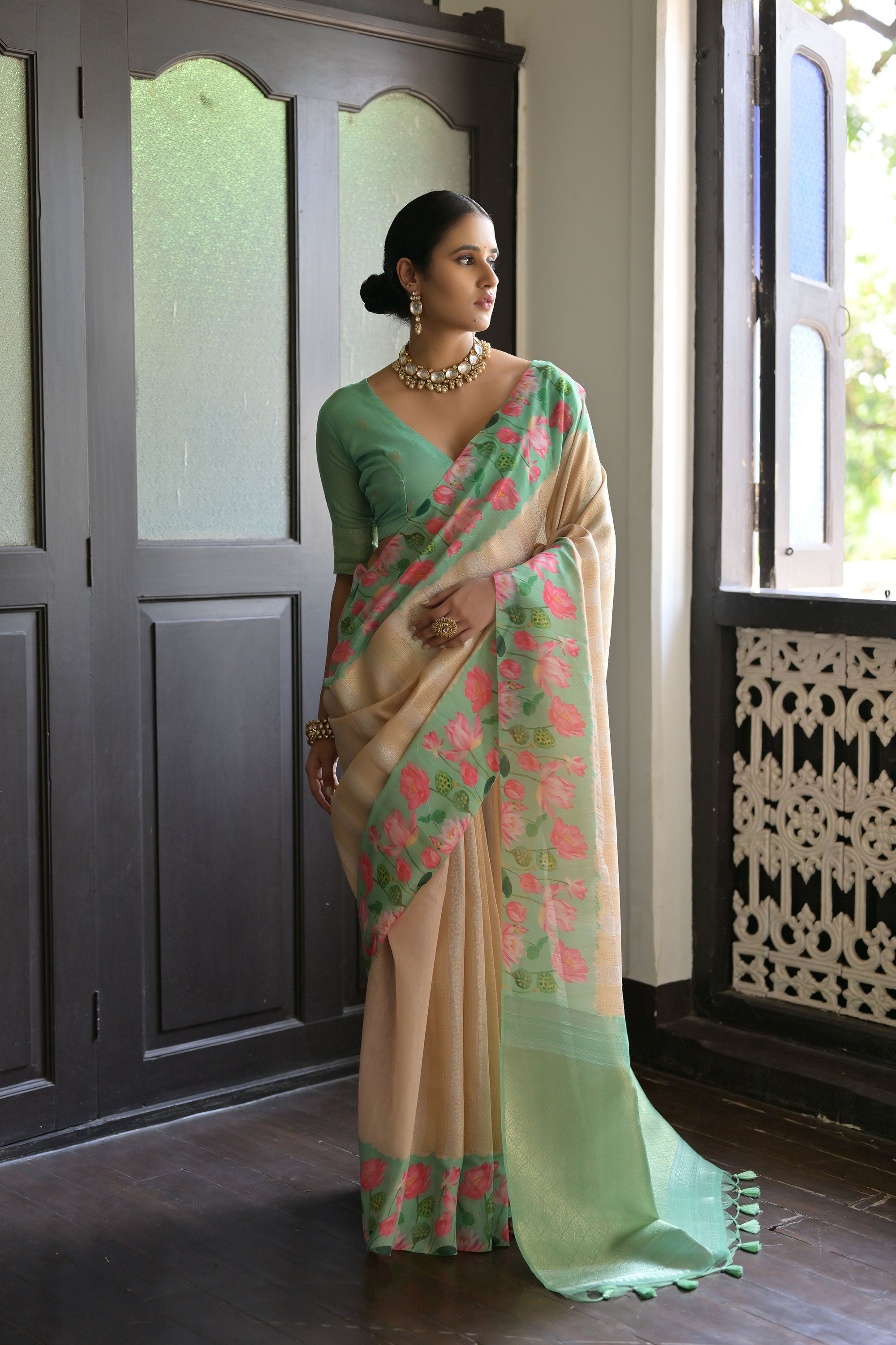 Sonita Flower Green Banarasi Silk Zari woven Saree – Mohi fashion